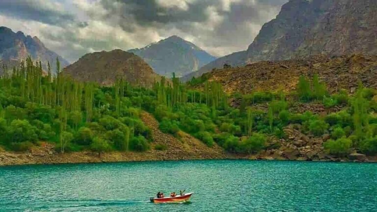 Guide To The Wondrous Upper Kachura Lake | Lovin Pakistan